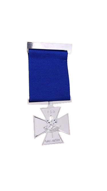 MEDAL - SILVER CROSS | Scouts Canada